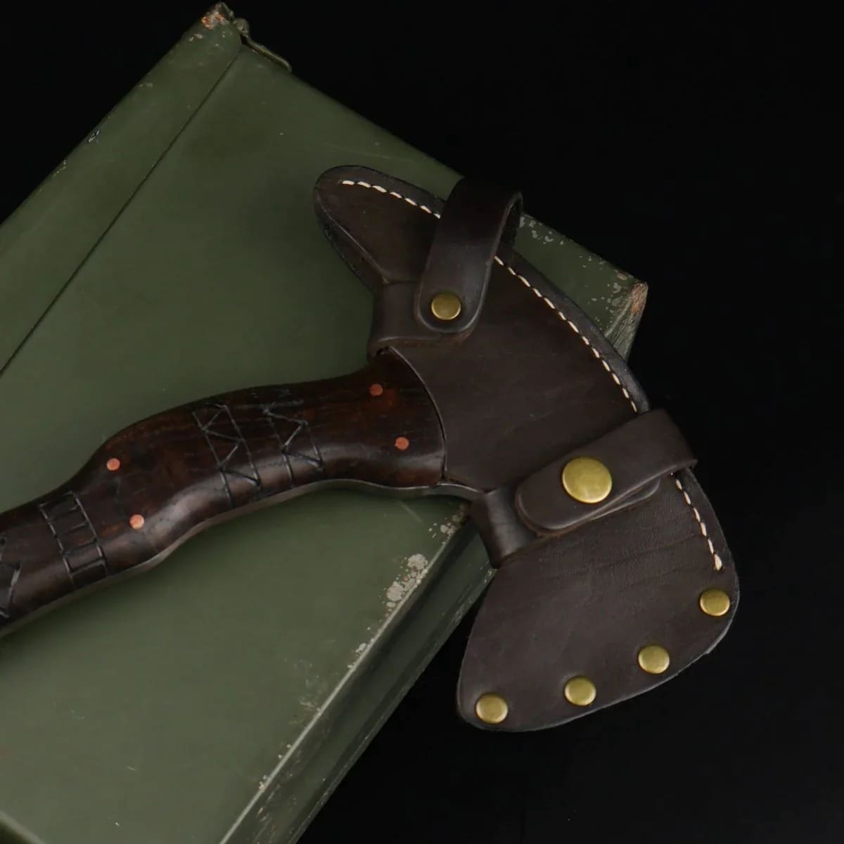 Carved Handle ’Ogun’ tomahawk - Norse Spirit